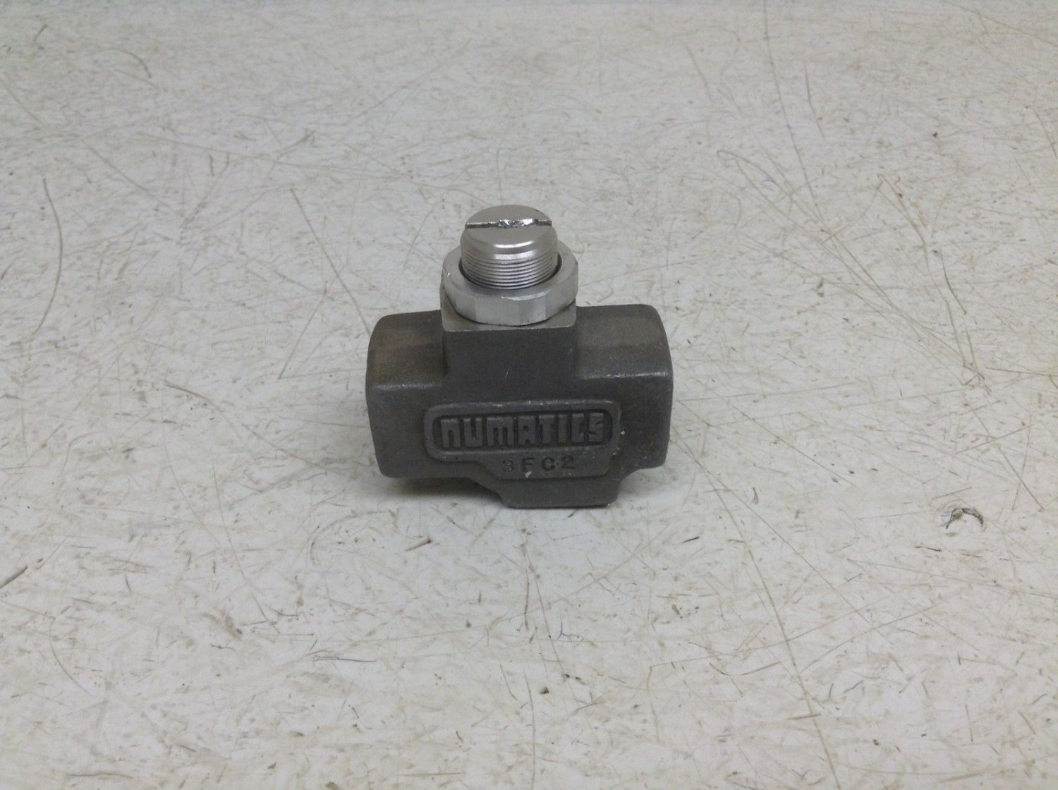 Numatics 3FC2 Flow Control Valve 3/8"