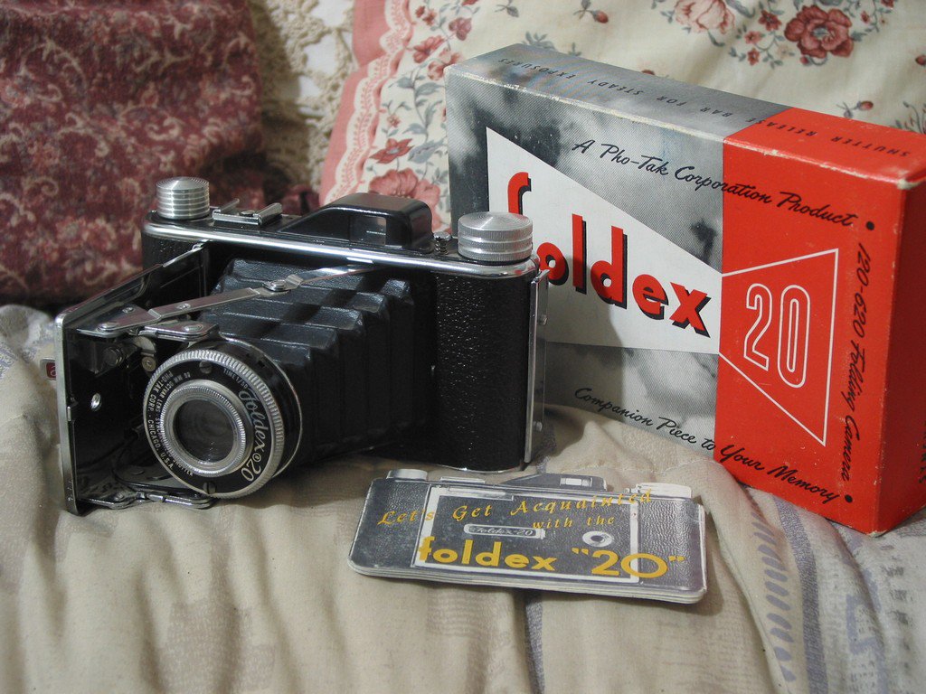 FOLDEX 20 Folding Camera by Pho Tak Co in Box With Original Film 1954 ...