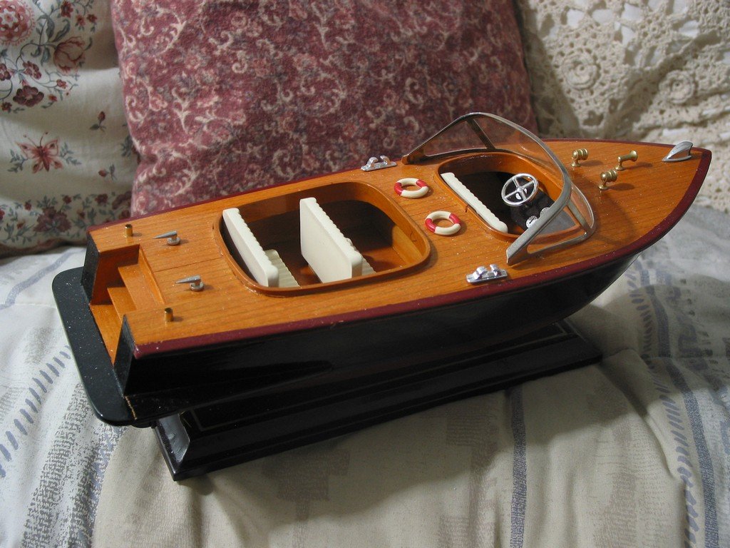 SPEED BOAT Small Wood Wooden Display Model on Stand