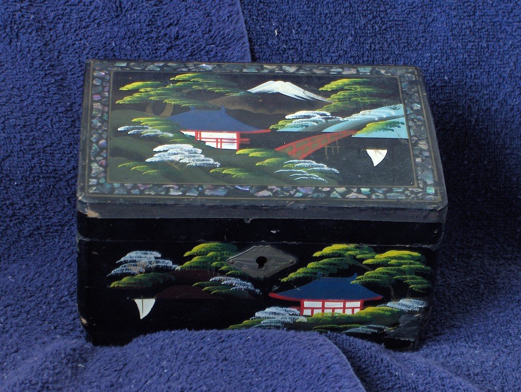 JEWELRY BOX Japan Black Lacquer Inlaid Music Vintage