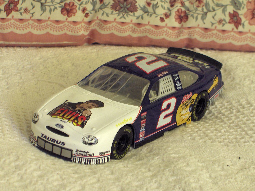 RUSTY WALLACE 1998 Winners Circle 1 24 Elvis Nascar (No Miller Beer Logo)