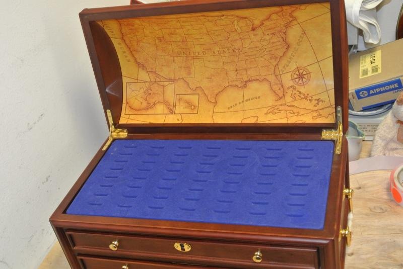 New THE DANBURY MINT US State Quarter Treasure Chest Storage Box, No Coins