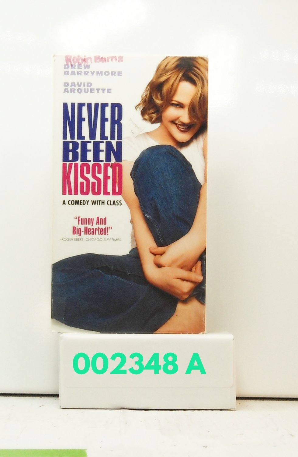 VHS - NEVER BEEN KISSED