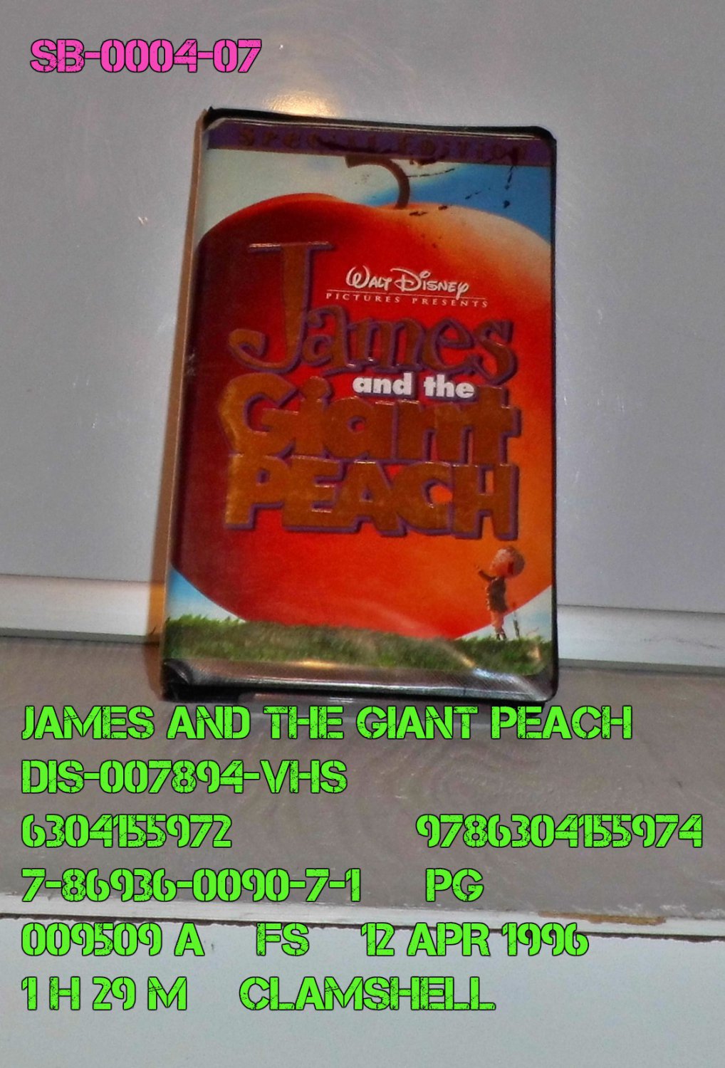VHS - JAMES & THE GIANT PEACHY