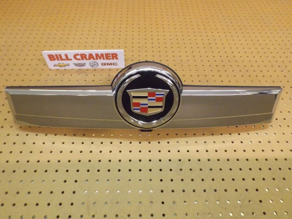 22777526 2009-2014 Cadillac Escalade Lift Gate Applique