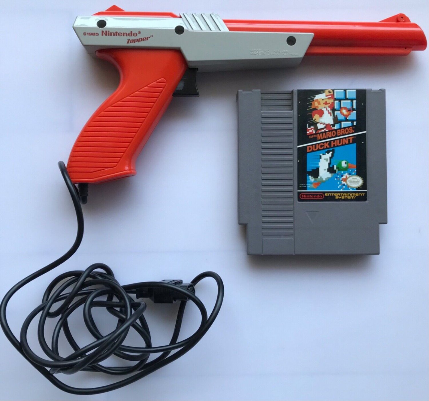 Original 1985 Nintendo NES Zapper Gun + Duck Hunt Game Cartridge NES ...