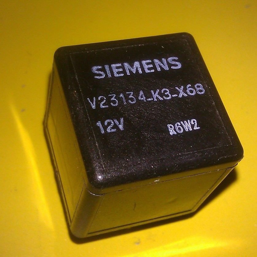 GENUINE SIEMENS 12V RELAY V23134-K3-X68 / V23134K3X68