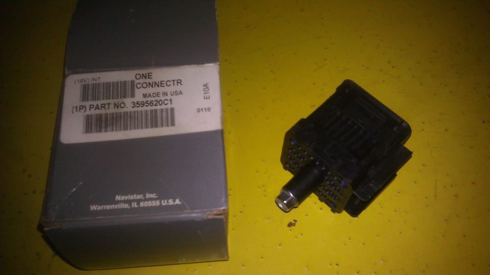 GENUINE INTERNATIONAL NAVISTAR CONNECTOR 3595620C1