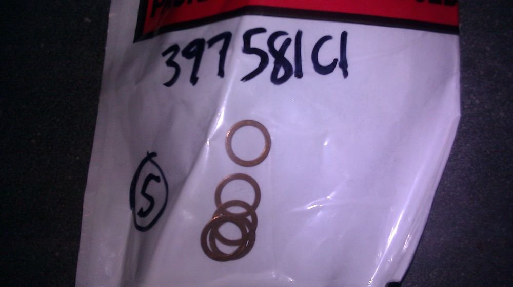 GENUINE INTERNATIONAL NAVISTAR GASKET 397581C1 NEW SURPLUS