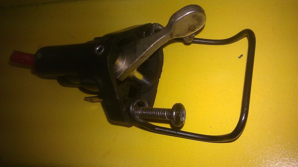 GENUINE INTERNATIONAL NAVISTAR 9400i LOCK SWITCH