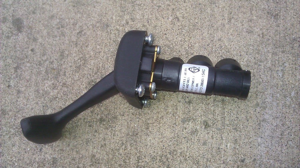 FREIGHTLINER GT DEVELOPMENT TRAILER HAND VALVE GTD-26503-1 / GTD 26503-154C