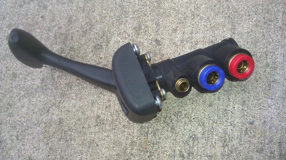 FREIGHTLINER GT DEVELOPMENT TRAILER HAND VALVE GTD-26503-1 / GTD 26503-154C