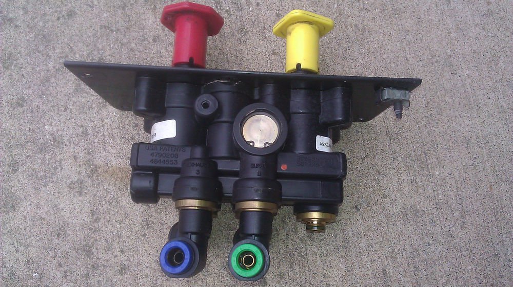 GENUINE BENDIX BRAKE VALVE 5013293 / 5013294