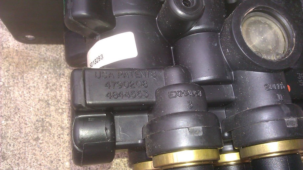 GENUINE BENDIX BRAKE VALVE 5013293 / 5013294