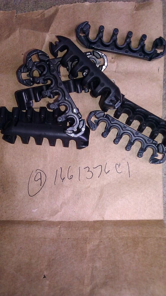 GENUINE INTERNATIONAL NAVISTAR LOCK 1661376C1 NEW SURPLUS