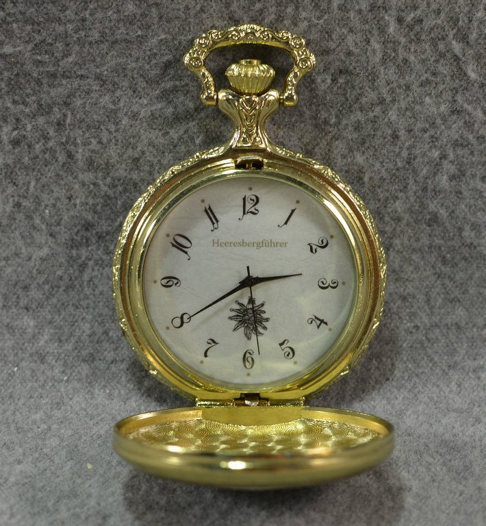 CLOCK PREIUM Arrow Mountain Edelweiss