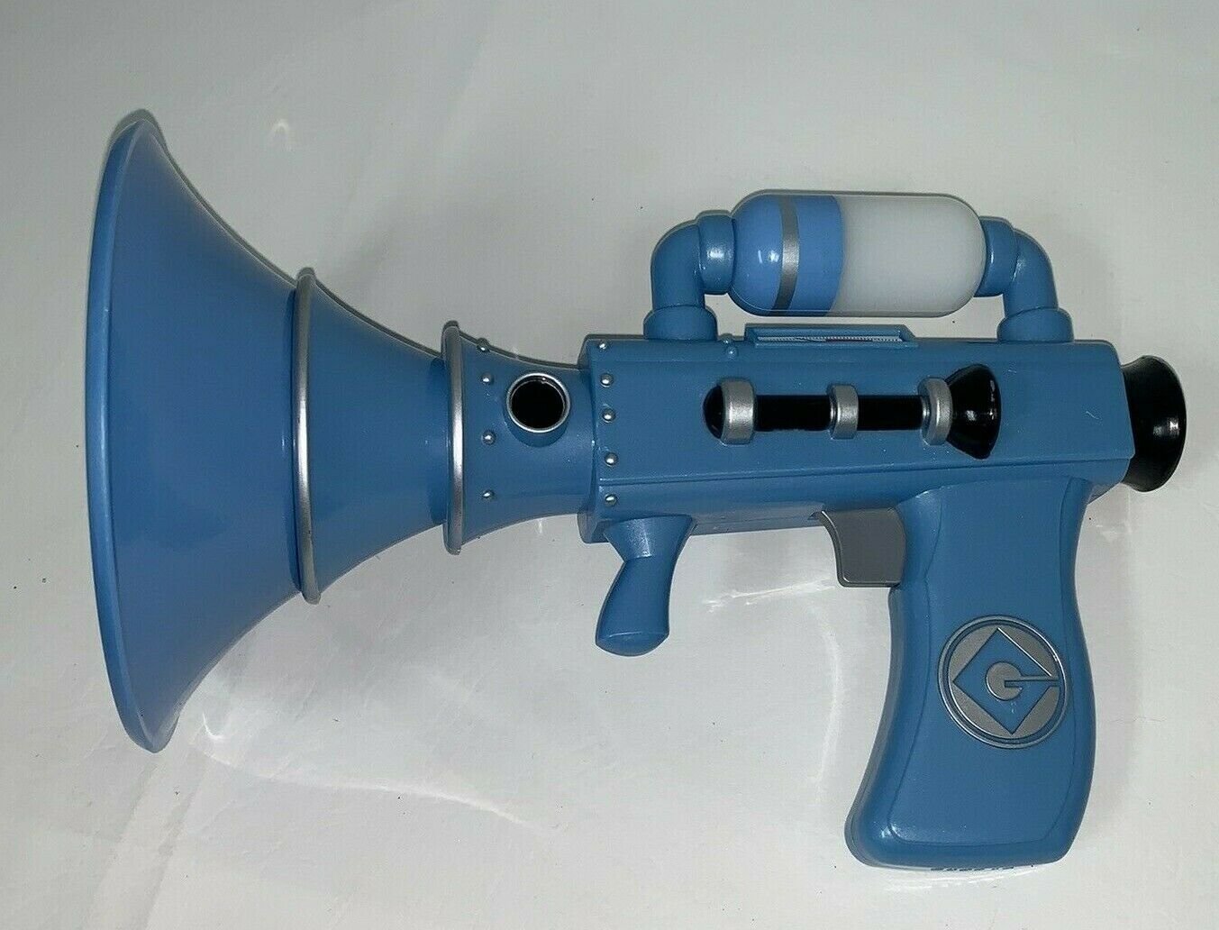 Despicable Me Fart Gun Blaster Light Up Sounds Universal Thinkway Toys ...