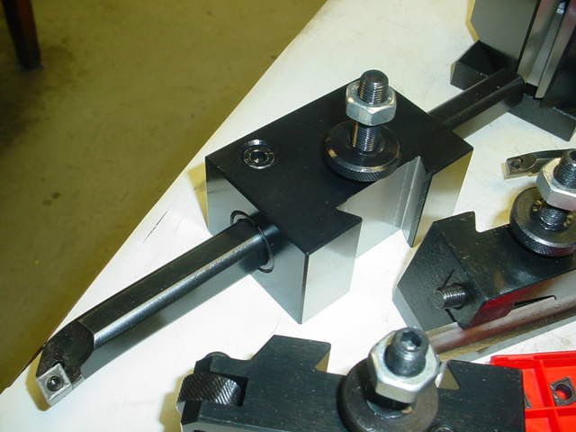 BRAND NEW #200 SERIES QUICK CHANGE TOOL POST SET UP W/ TOOLING AND INSERTS