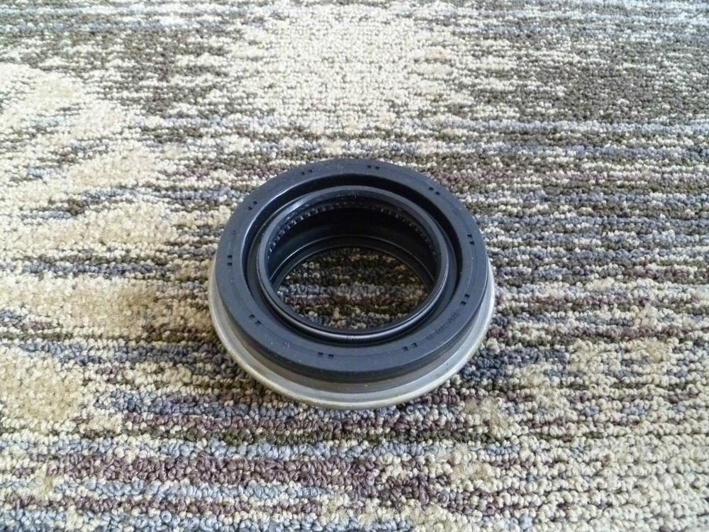 Ford Part 3C3Z-7052-CA Seal Extension Housing Oil Seal E-Series F-Series