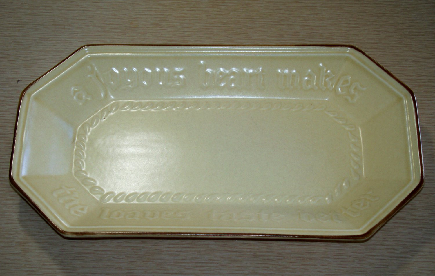 Pfaltzgraff bread loaf pan cream colored pottery brown edge umm whatelse?