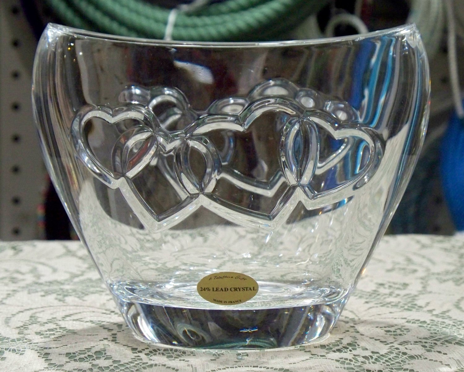 Teleflora Gift 24% Lead Crystal vase hearts great condition used and empty