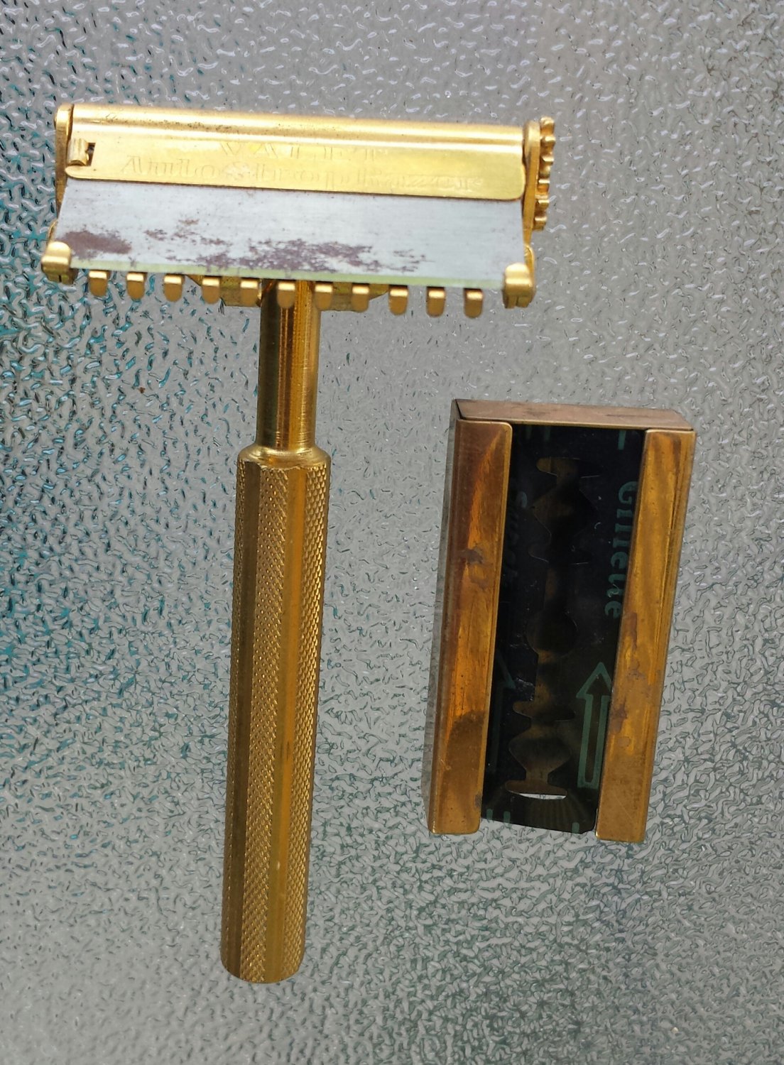 Antique Valet Auto Strop Brass Safety Razor in Original Case w/ Blades