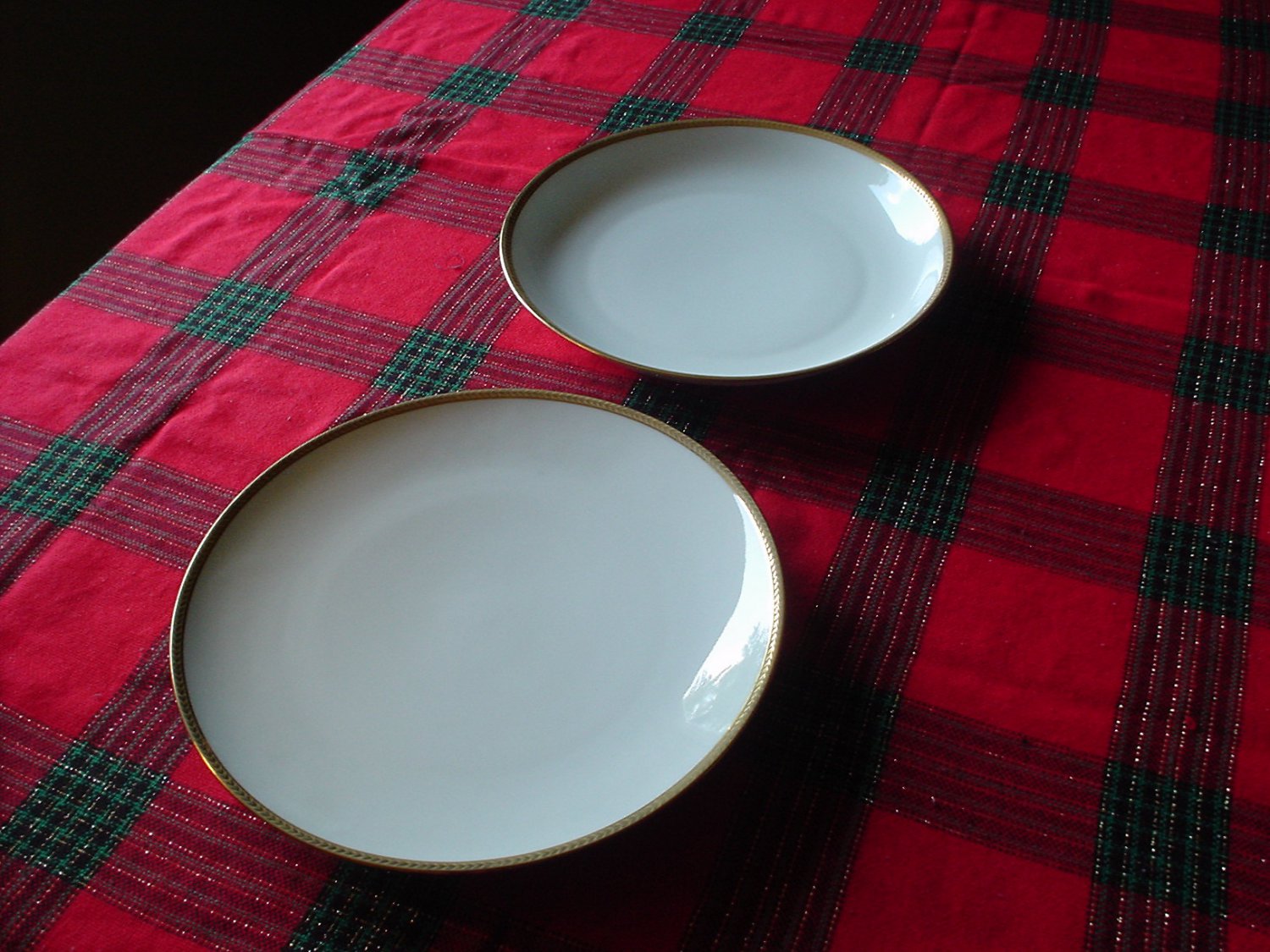 LIMOGES, FRANCE ELEGANT DINNERWARE SET GOLD RIM PATTERN