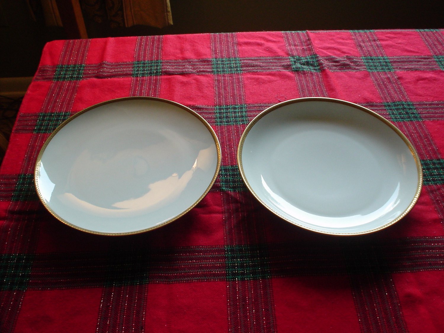 LIMOGES, FRANCE ELEGANT DINNERWARE SET GOLD RIM PATTERN
