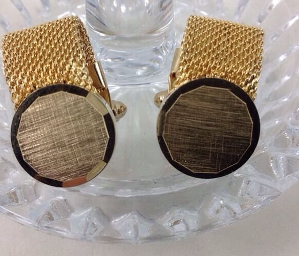 Vintage Anson Gold Tone Mesh Wrap-A-Round Cufflinks Vintage Anson Gold Tone Mesh Wrap-A-Round Cufflinks