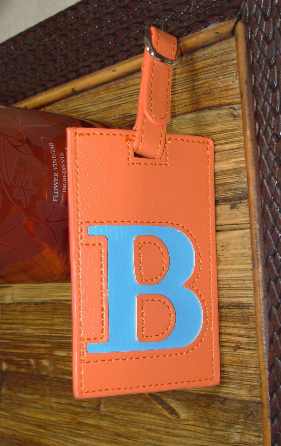 LETTER B INITIAL LUGGAGE TAG NEW GANZ IN ORANGE WITH A BLUE LETTER B VINYL