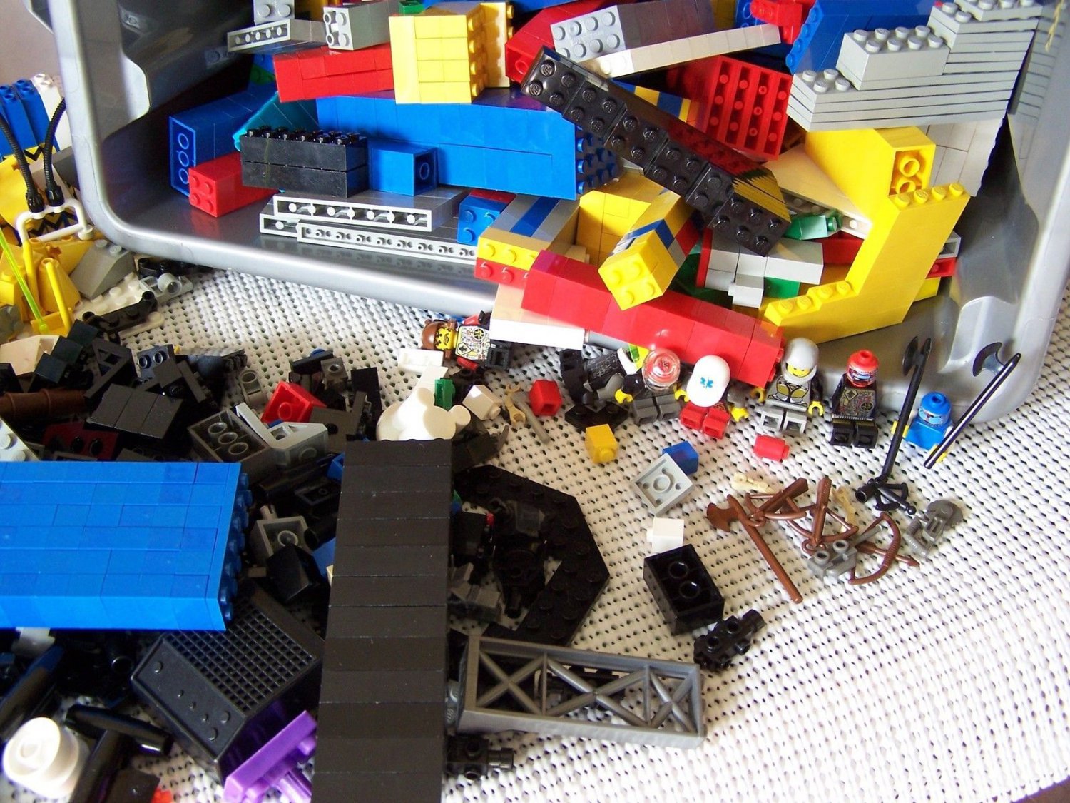 Lego Building Many Sizes Bricks Base Plates Minifigures Vehicles Over 9 Lbs
