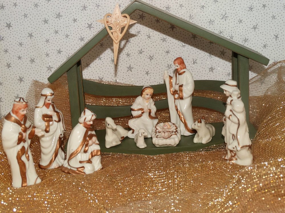 Christmas Nativity Set White Porcelain Figures Crown Wooden Stable Barn ...