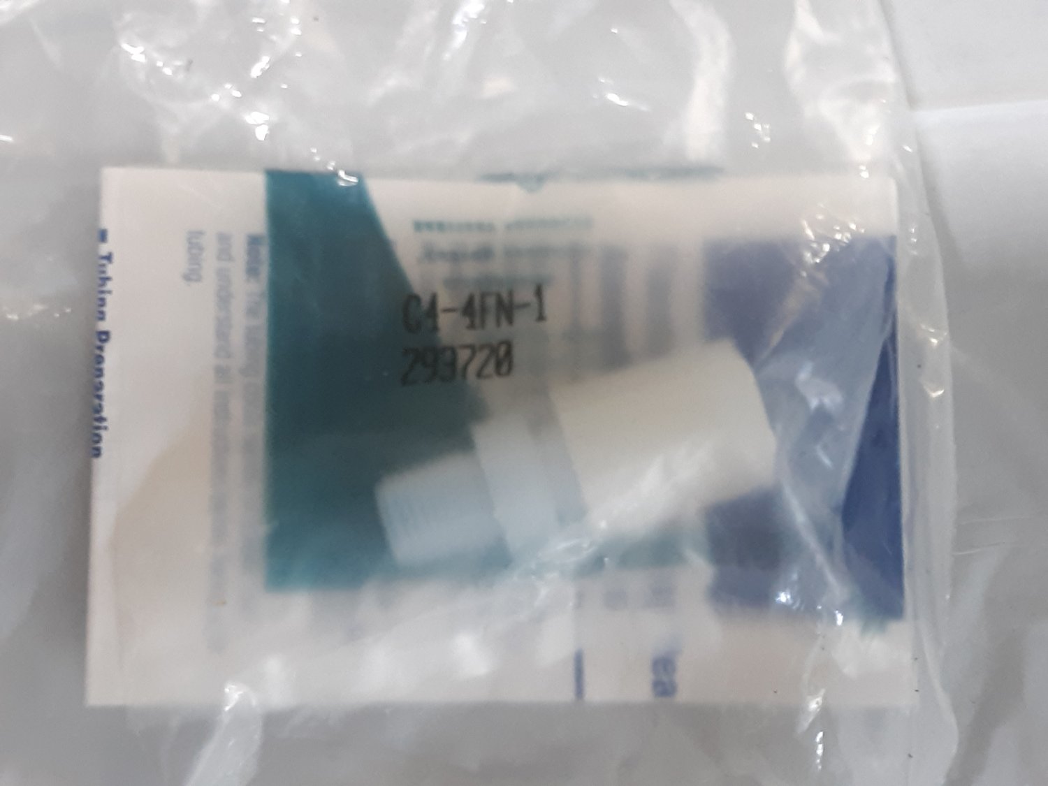 NIB Entegris (Fluoroware) C4-4FN-1 Flaretek straight adapter, MNPT.