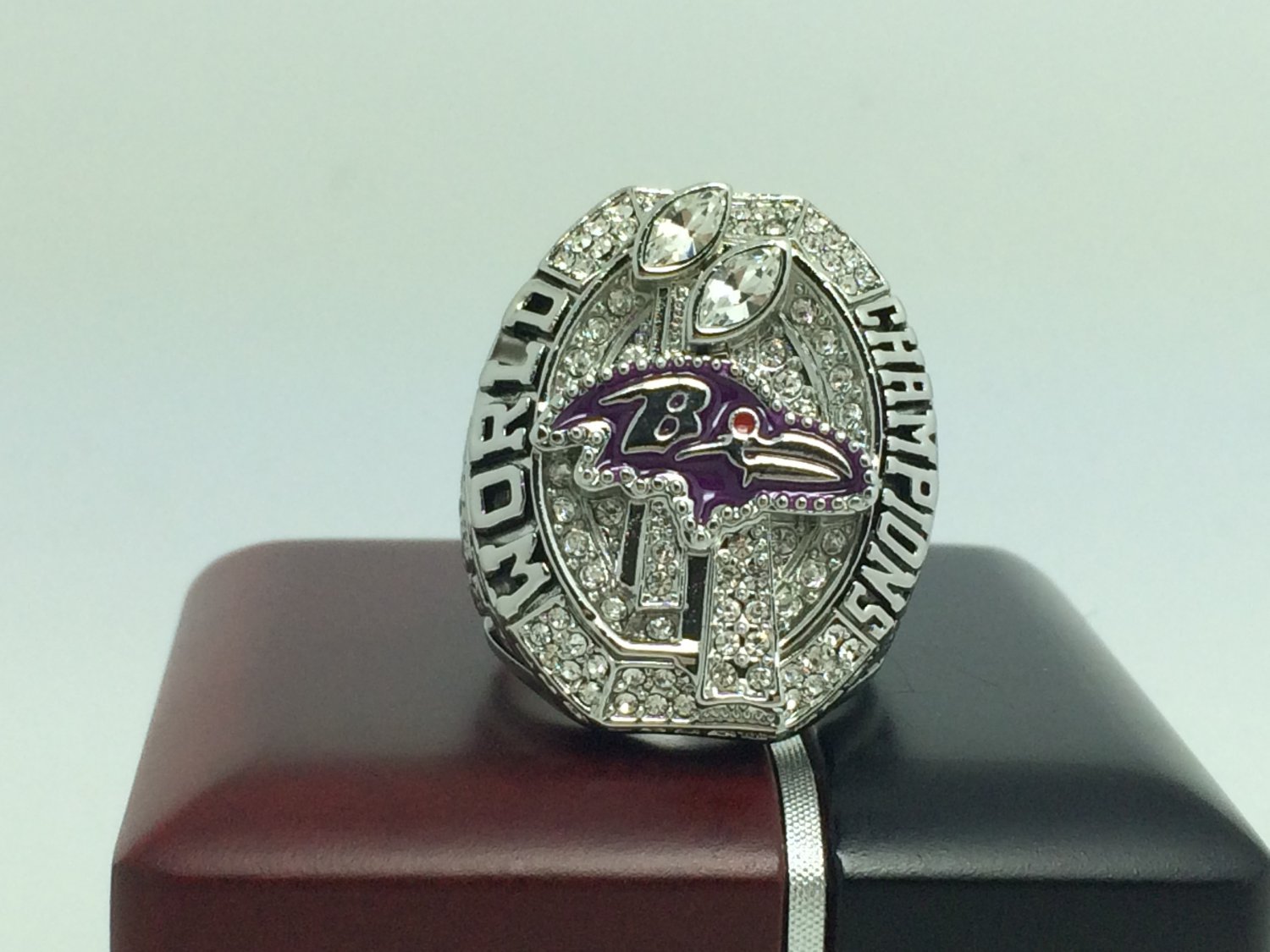 2012 Baltimore Ravens super bowl Championship Ring 11 Size With wooden box