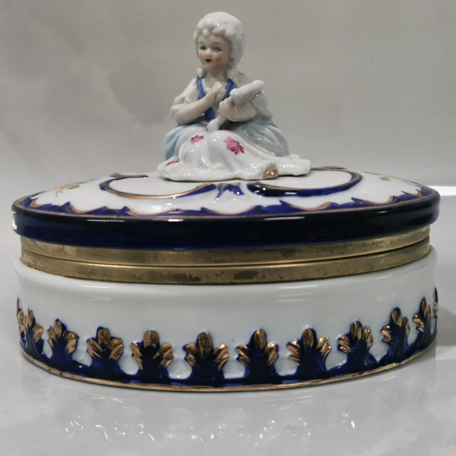 Vintage Capodimonte Porcelain Handpainted Trinket Box with Figurine on ...