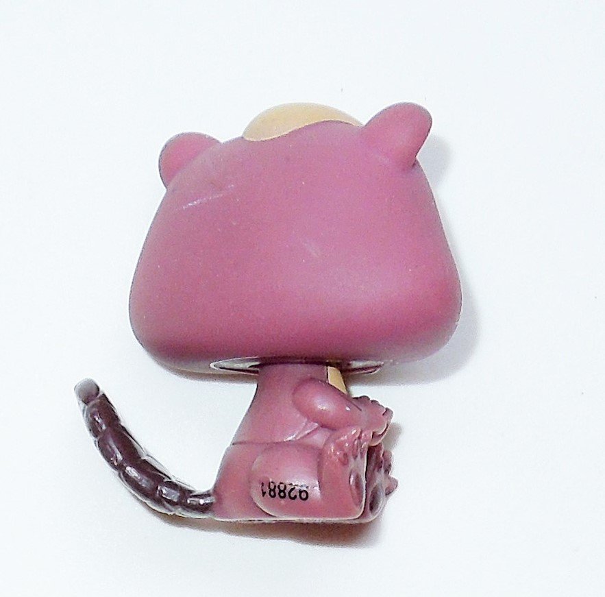 2008 Hasbro Littlest Pet Shop LPS #810 Plum and Yellow Beaver Teal Eyes