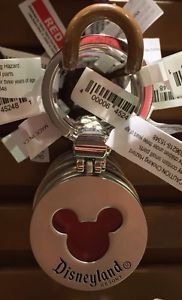 Disneyland Park Mickey Mouse Metal Key Chain NEW WITH TAGS