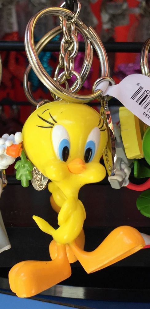 Six Flags Magic Mountain Looney Tunes Tweety Bird Figure Keychain New