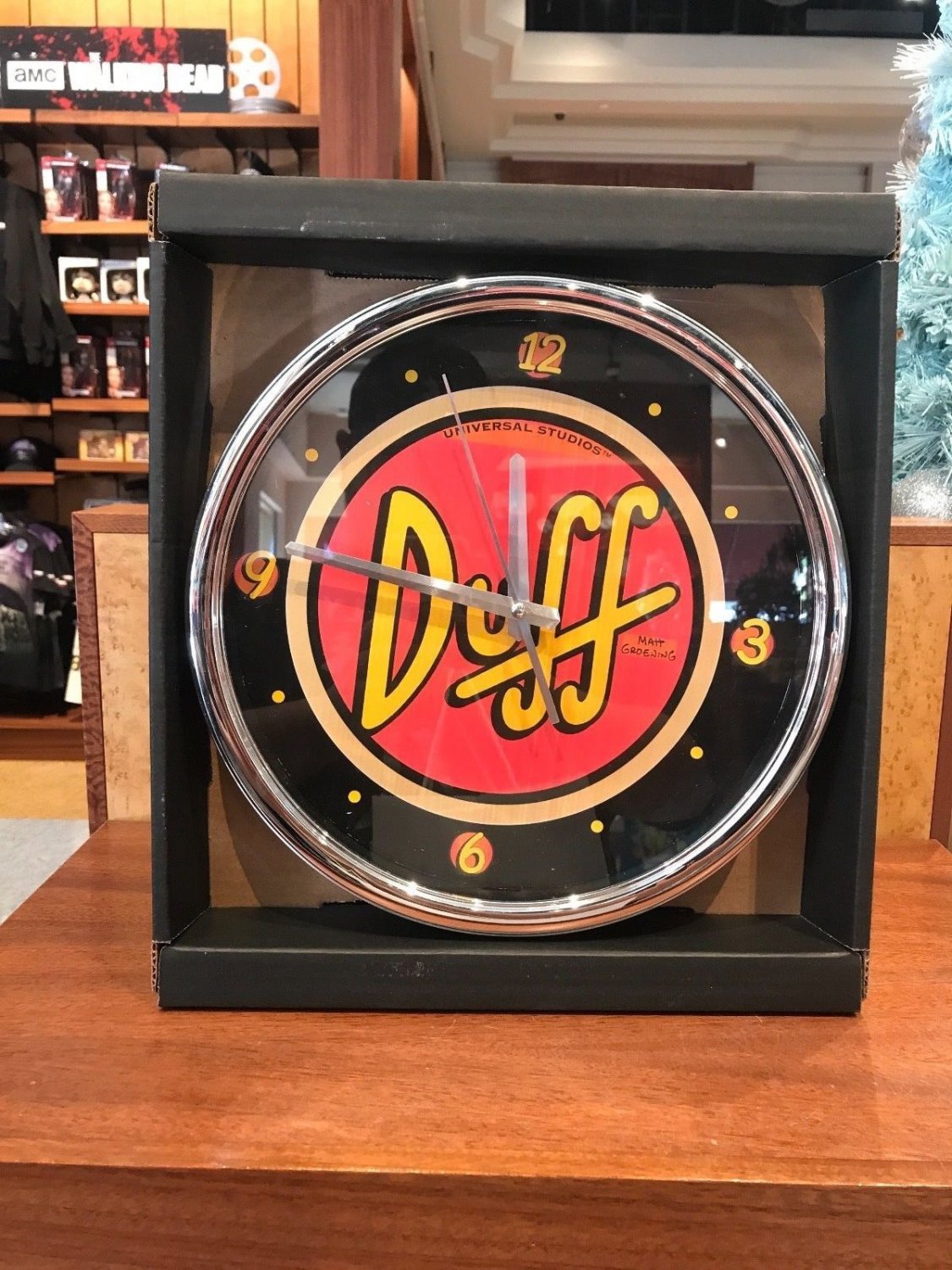 UNIVERSAL STUDIOS HOLLYWOOD THE SIMPSONS DUFF BEER CLOCK NEW IN PACKAGE