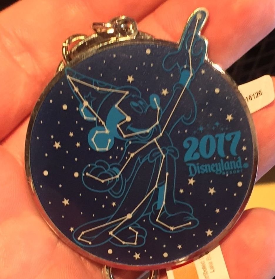 Disneyland Resort 2017 Sorcerer Mickey Mouse Zinc Alloy Round Keychain New