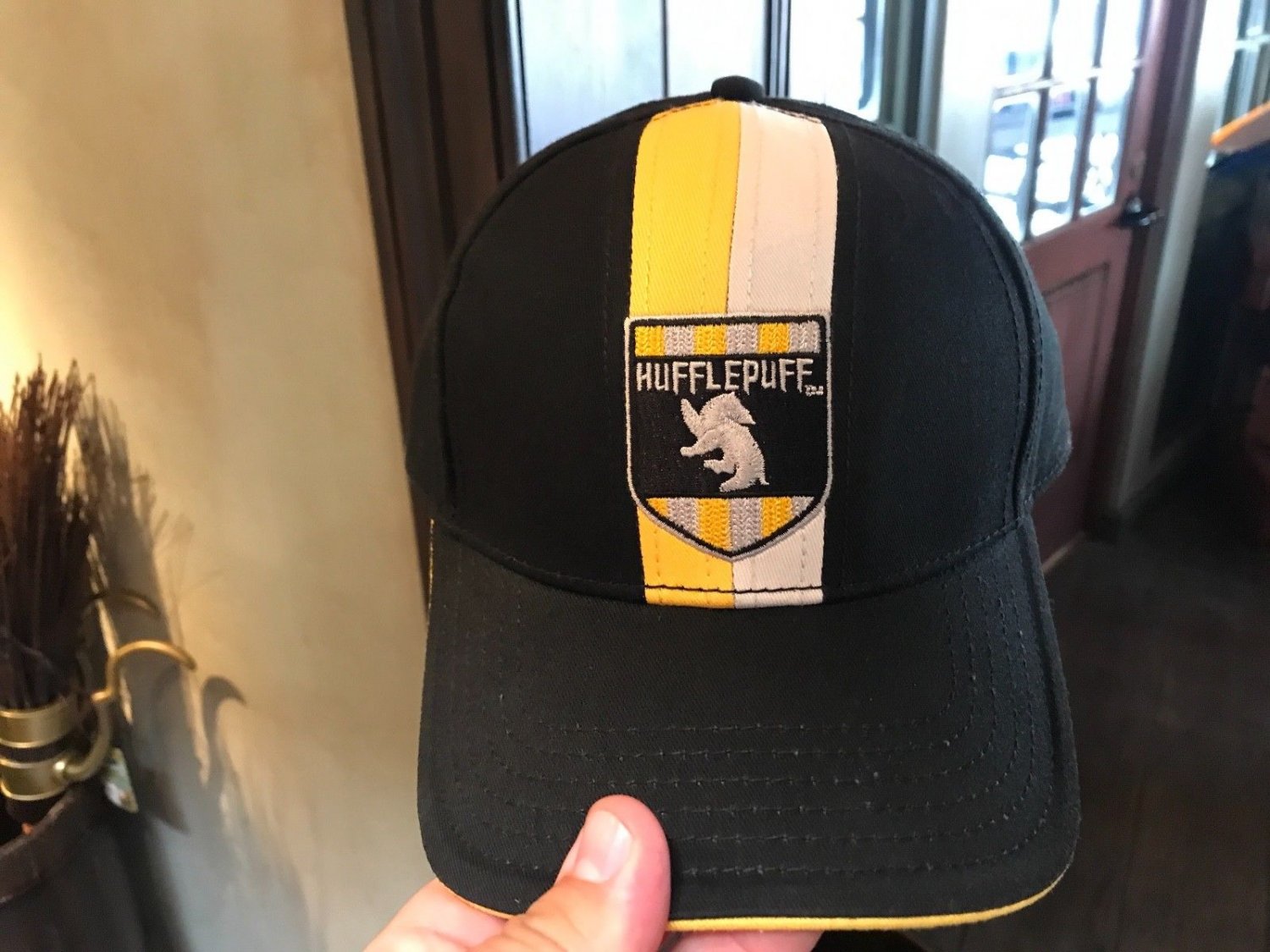 Universal Studios Exclusive Harry Potter Hufflepuff Themed Cap Hat New