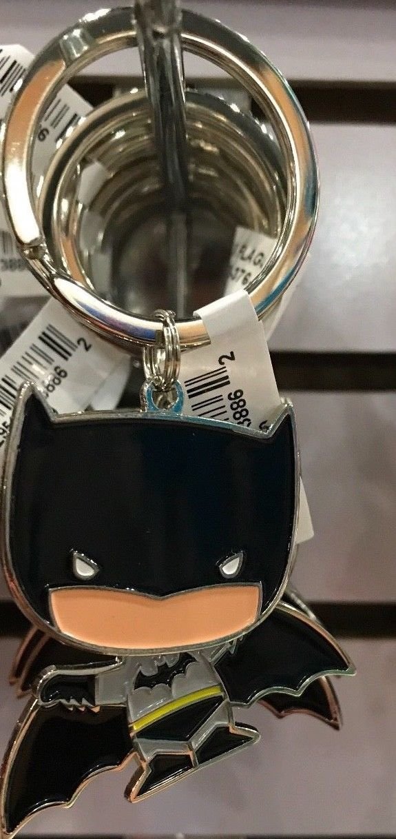 Six Flags Magic Mountain Chibi Batman Metal Keychain New