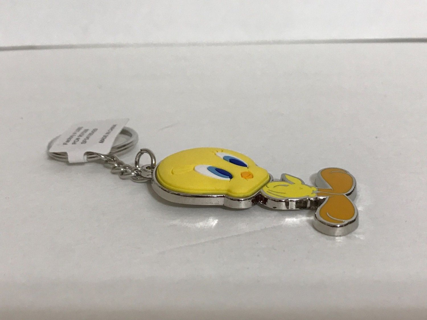 Six Flags Magic Mountain Looney Tunes Tweety Bird 3-D Enamel Metal Keychain