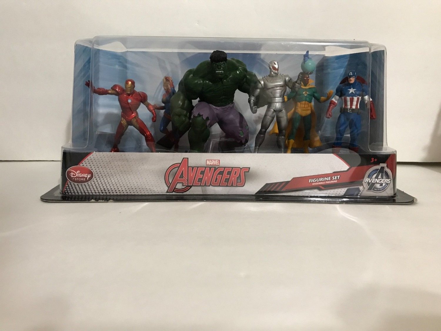 DISNEY PARKS AVENGERS FIGURE PLAY SET 6 PIECE NEW AND SEALED