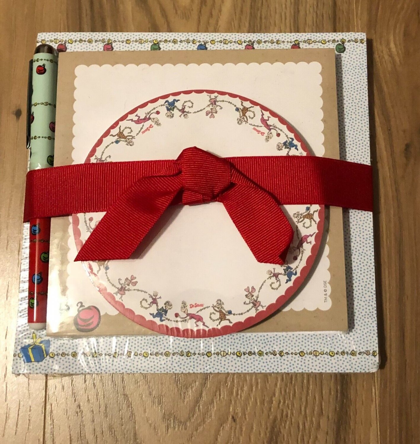 Hallmark Dr Seuss Holiday Fun Memo Pad Set New Sealed NWT including Pen