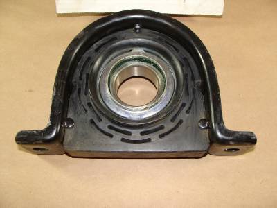 NEW MERITOR CB210084 2X DRIVE SHAFT SUPPORT BRACKET BEARING MISSING ...