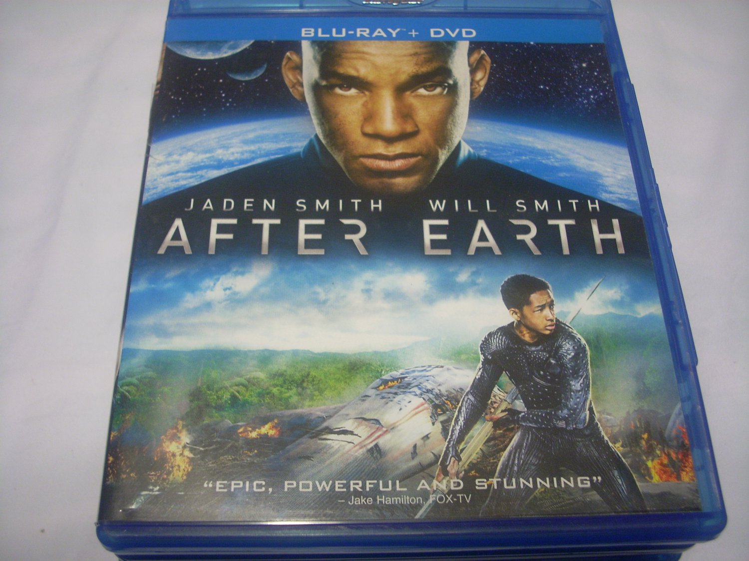 After Earth (Blu-ray/DVD, 2013, 2-Disc Set)