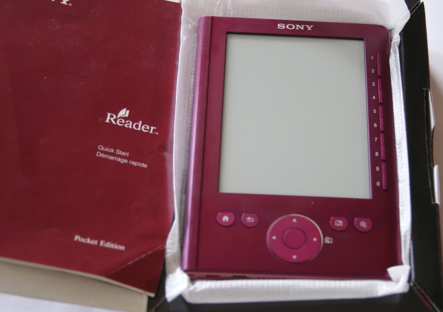 SONY PRS-300 ROSE EDITION EREADER W/EXTRAS EUC! L@@K!