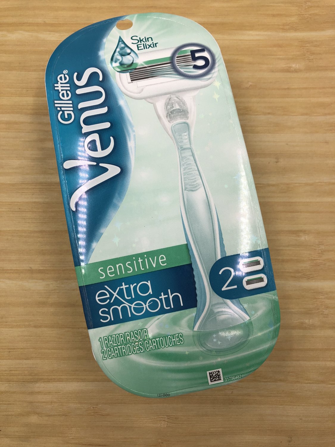 Gillette Venus Sensitive Extra Smooth Razor with 2 Cartridges