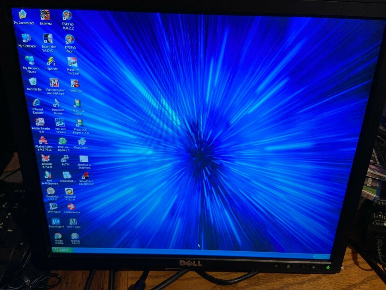 Dell UltraSharp 1908FPf 19" Swivel LCD Monitor With DVI, VGA, 4 USB ...